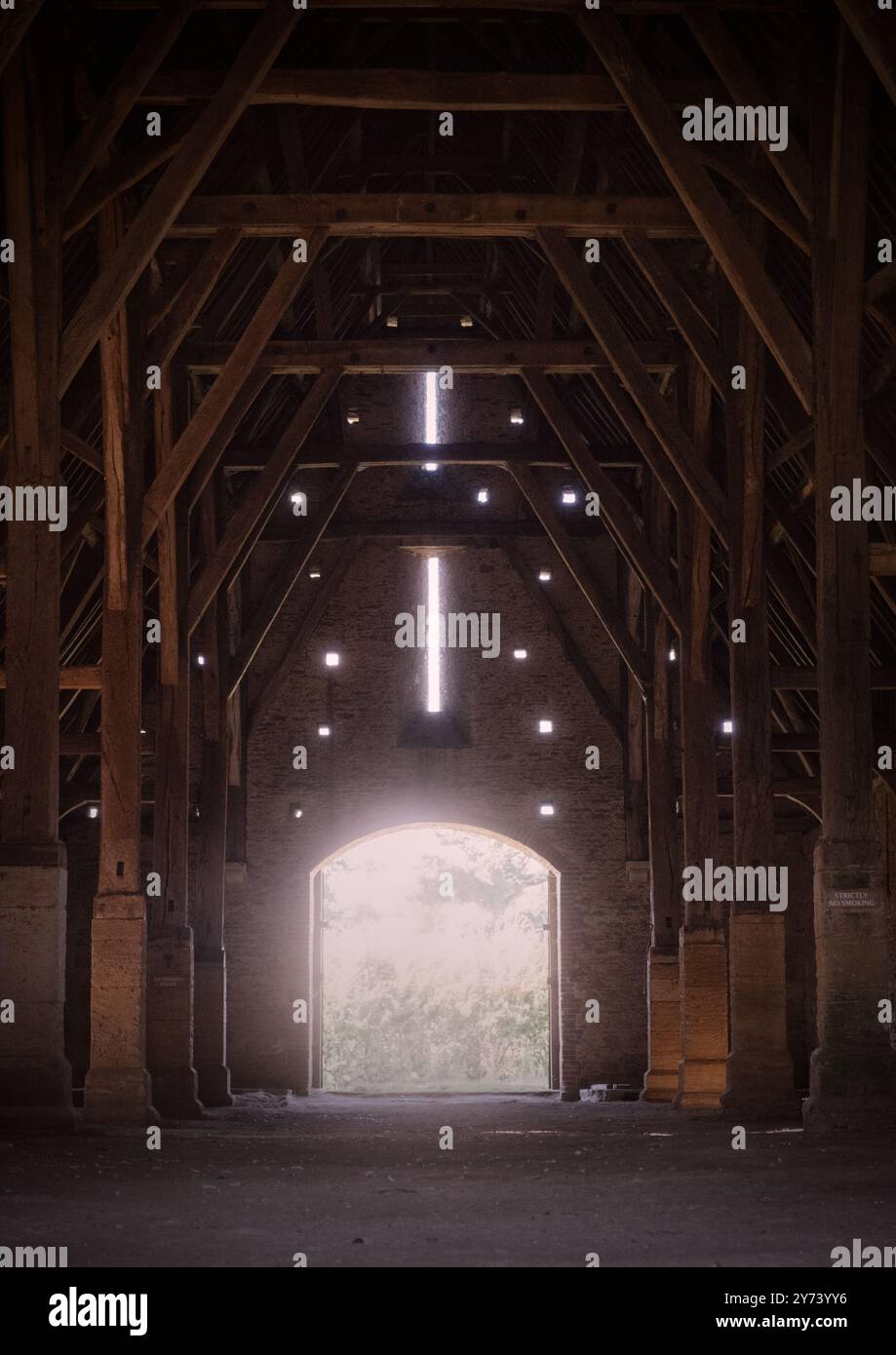 The medieval tithe barn at Great Coxwell, Oxfordshire Stock Photo - Alamy