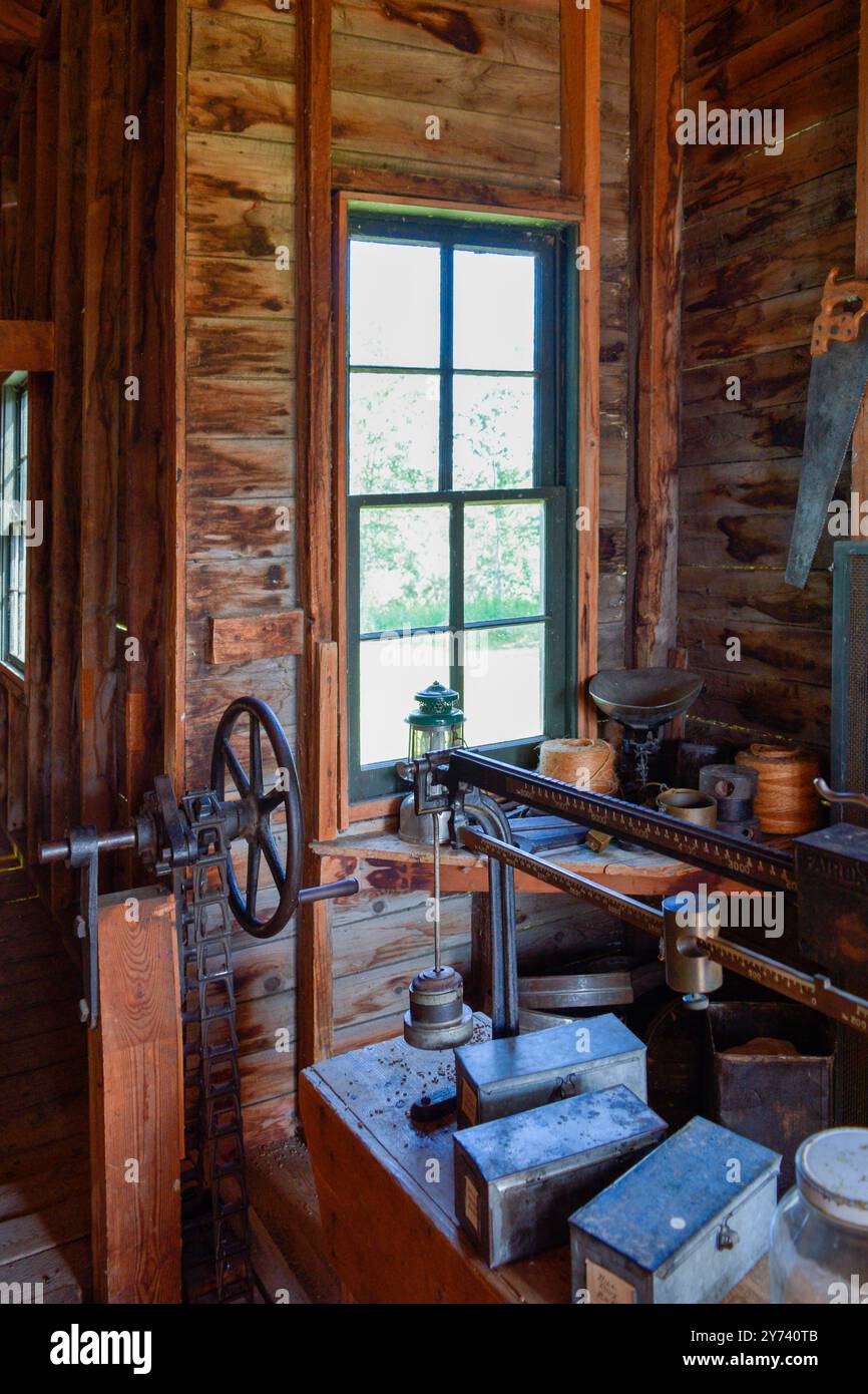 Antique tools display hi-res stock photography and images - Alamy
