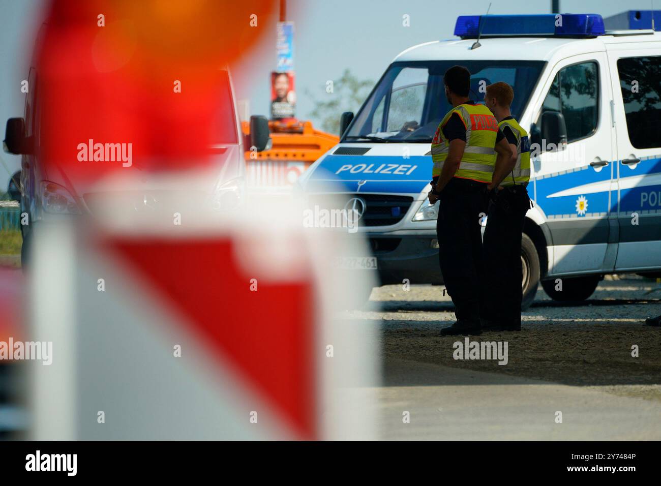 Frankfurt An Der Oder, Germany. 17th Sep, 2024. Police are seen ...