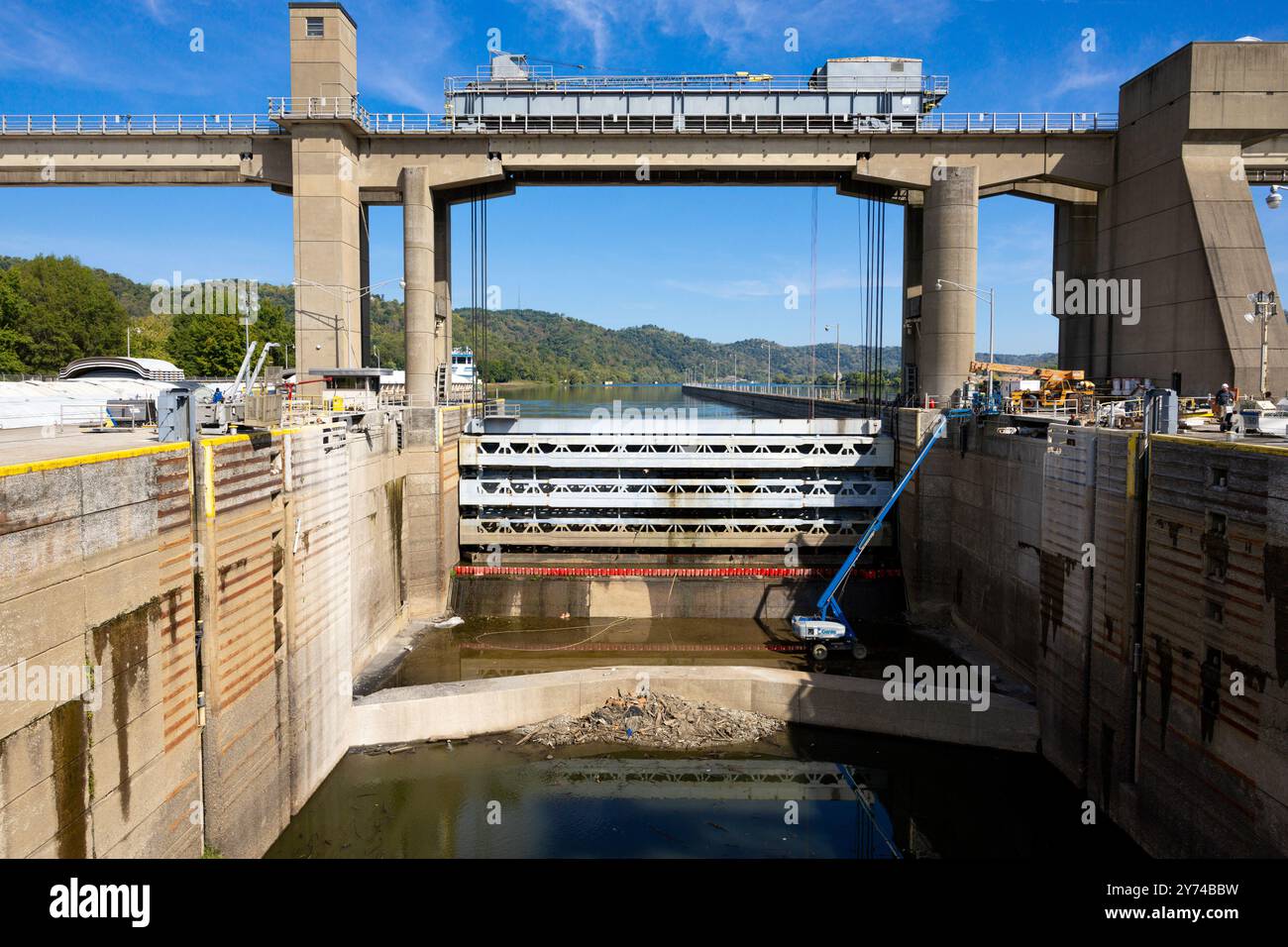 The U.S. Army Corps of Engineers Pittsburgh District’s repair fleet ...
