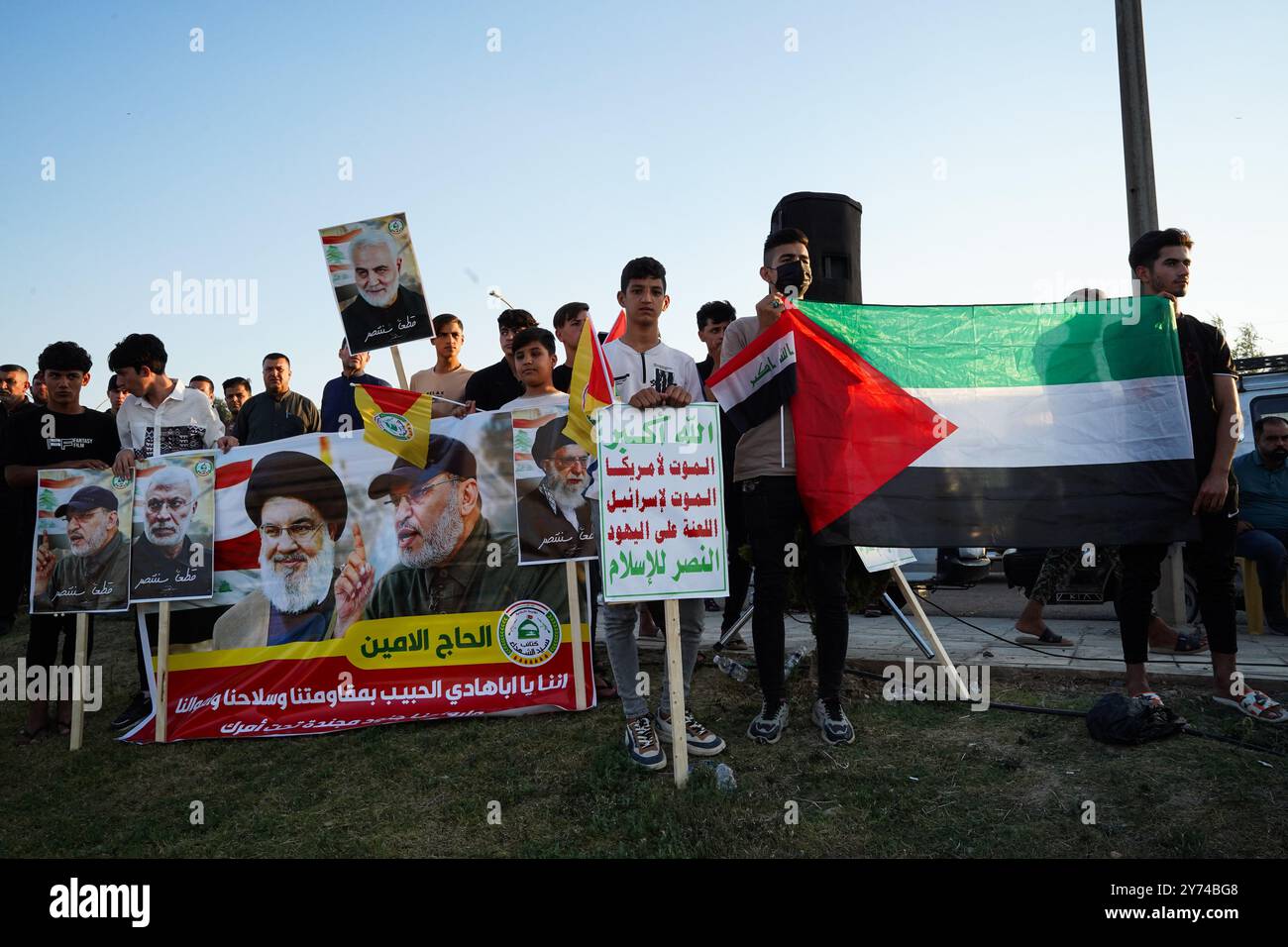 Supporters of Kataeb Sayyid al-Shuhada armed faction (member of the ...