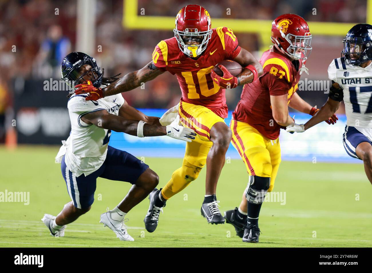 LOS ANGELES, CA - SEPTEMBER 07: USC Trojans wide receiver Kyron Hudson ...