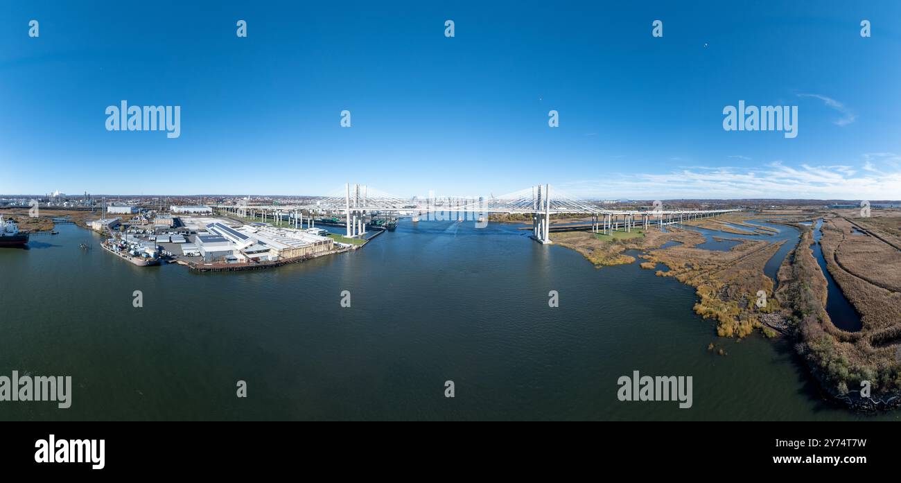 Aerial view of the New Goethals Bridge, spanning Arthur Kill strait ...