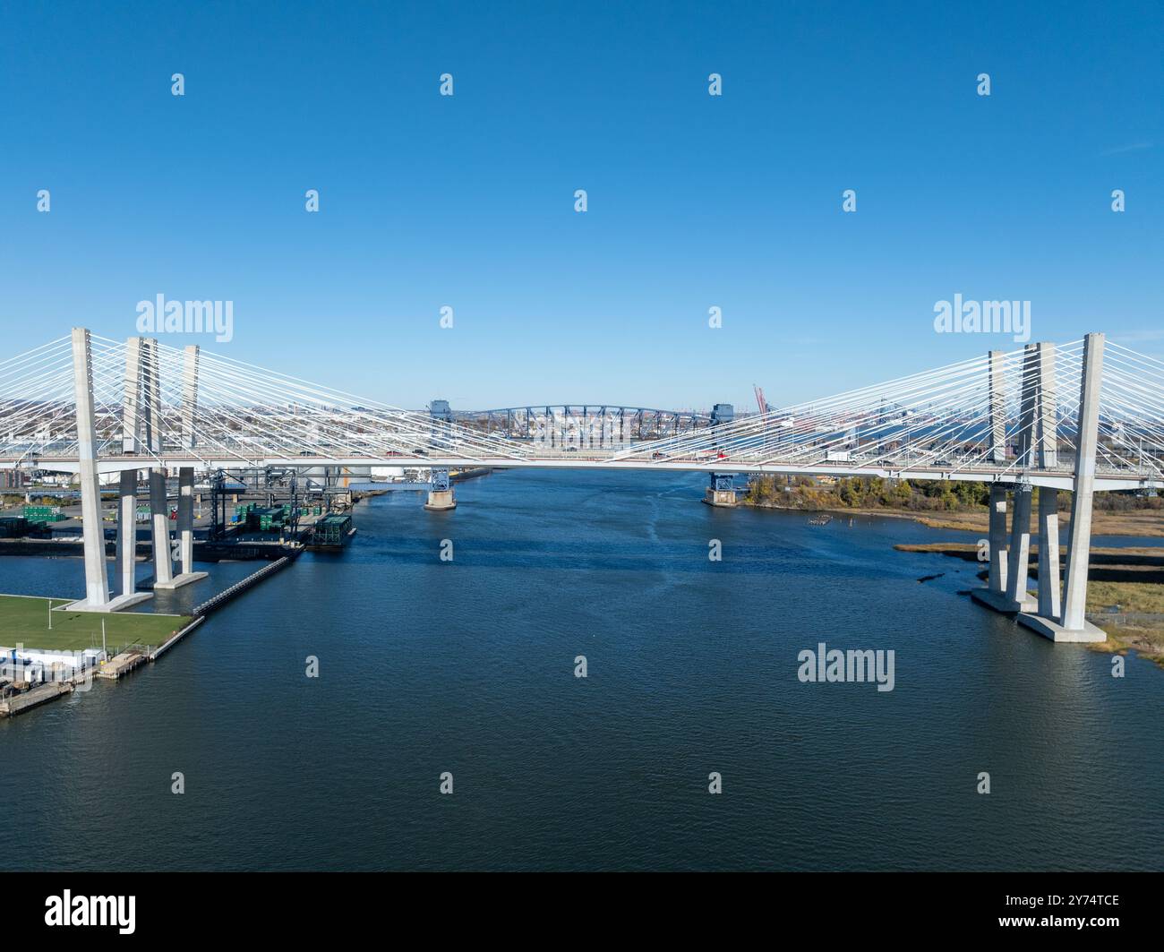 Aerial view of the New Goethals Bridge, spanning Arthur Kill strait ...