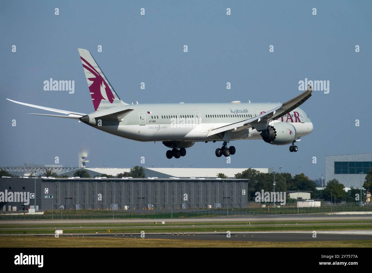 Qatar boeing 787 hi-res stock photography and images - Alamy