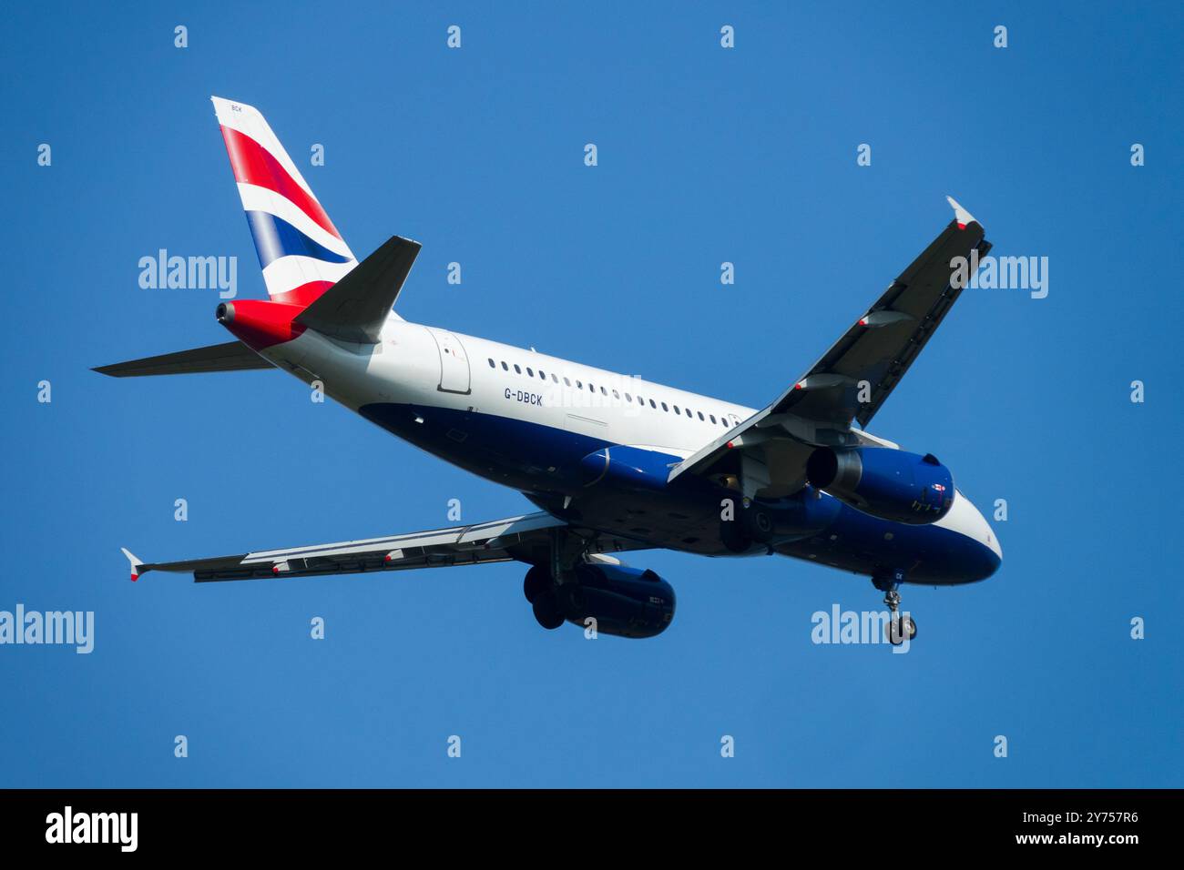 British Airways plane landing Airbus A319 Landing Approach Approaching ...