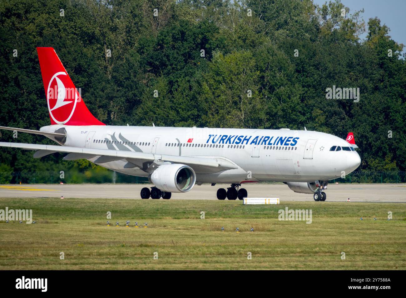 Turkish Airlines Plane Aircraft Airplane Jetliner Passenger Jet ...