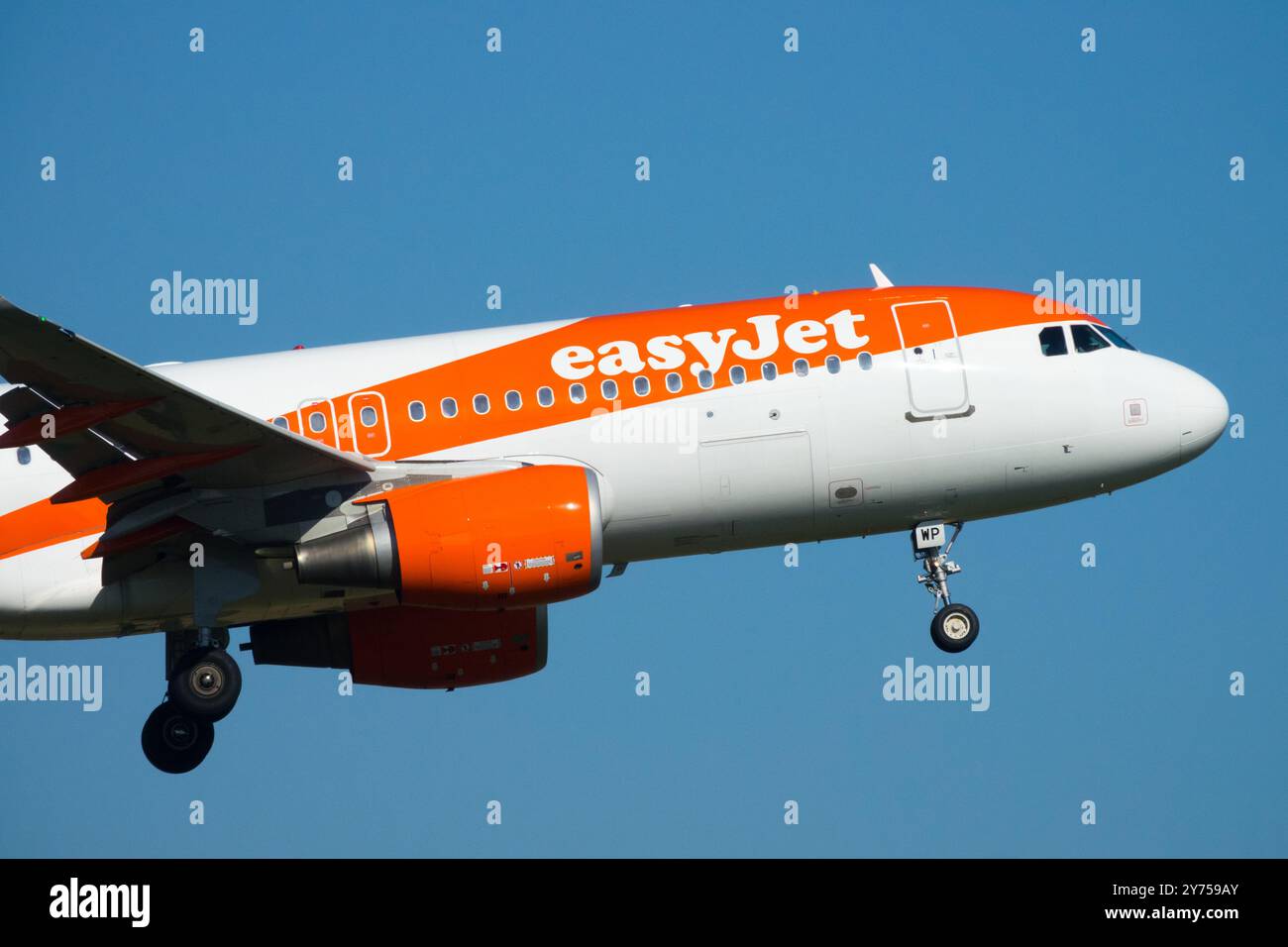 An EasyJet Airbus A320-200 is approaching Berlin EasyJet landing Stock ...