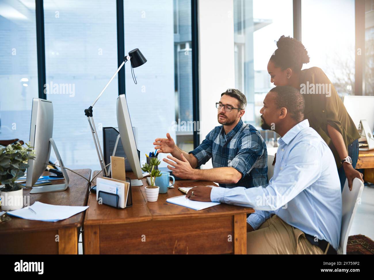 Group, computer and advice for project, office and intern with lead ...