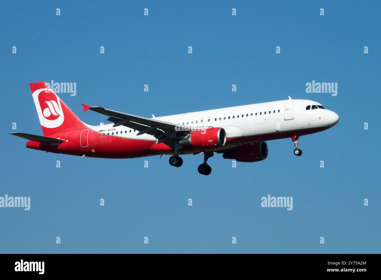 Airbus A320 SundAir Charter Airline Aviation Company Plane Aircraft ...