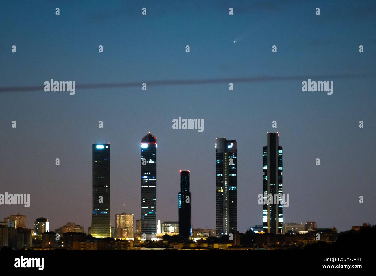 Comet c 2023 a3 tsuchinshan atlas hi-res stock photography and images ...