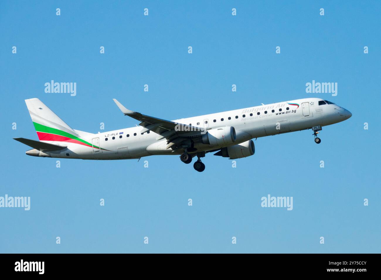 Embraer 190-100IGW Plane Aircraft Airplane Aeroplane Jetliner Passenger ...