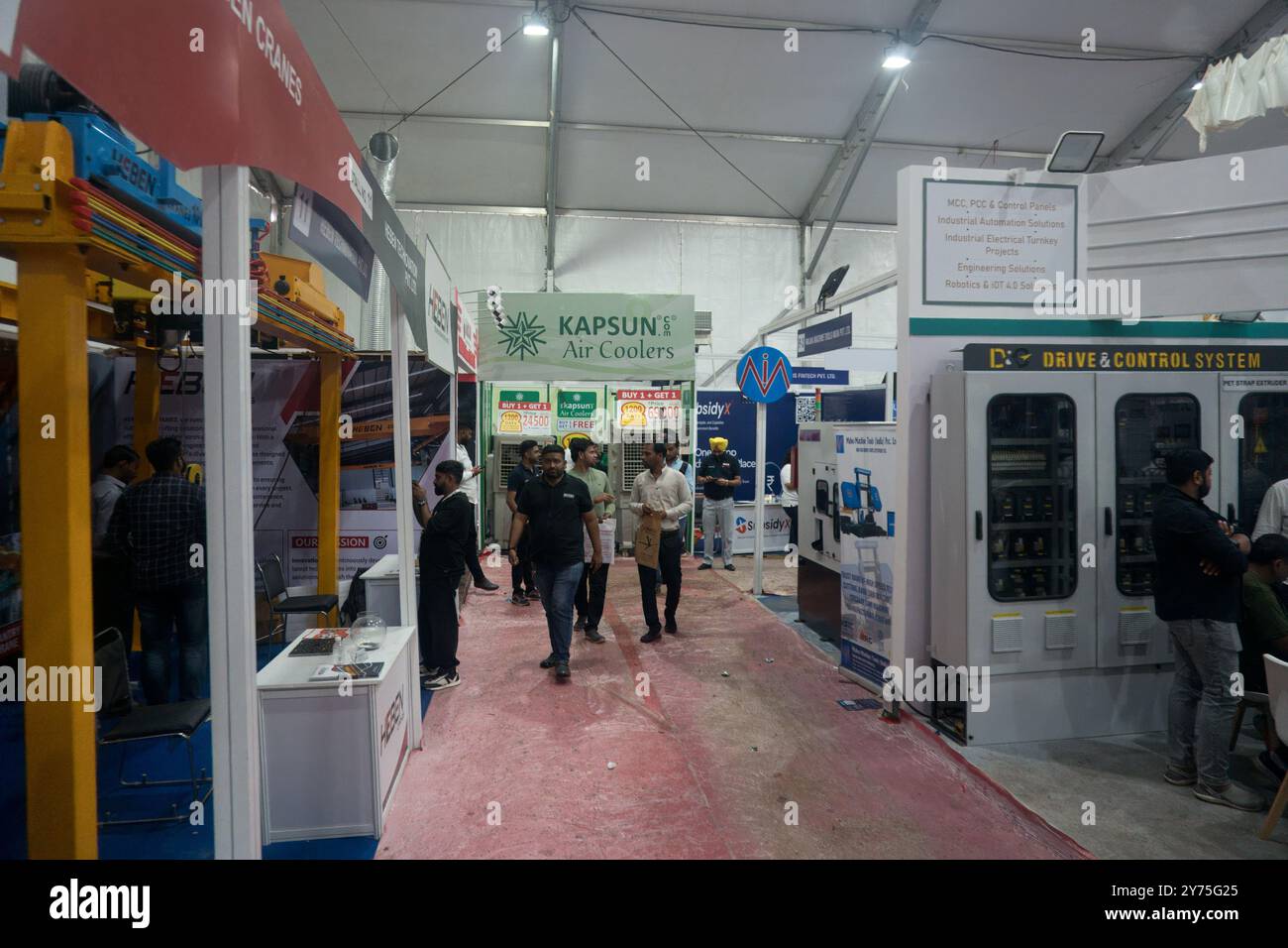 Show 2024 hi-res stock photography and images - Alamy