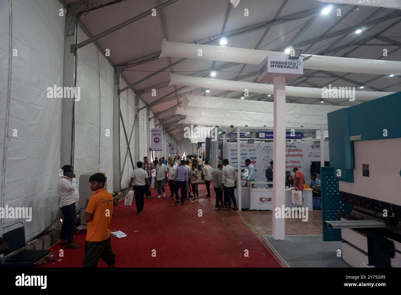 Hindustan machine tools hi-res stock photography and images - Alamy