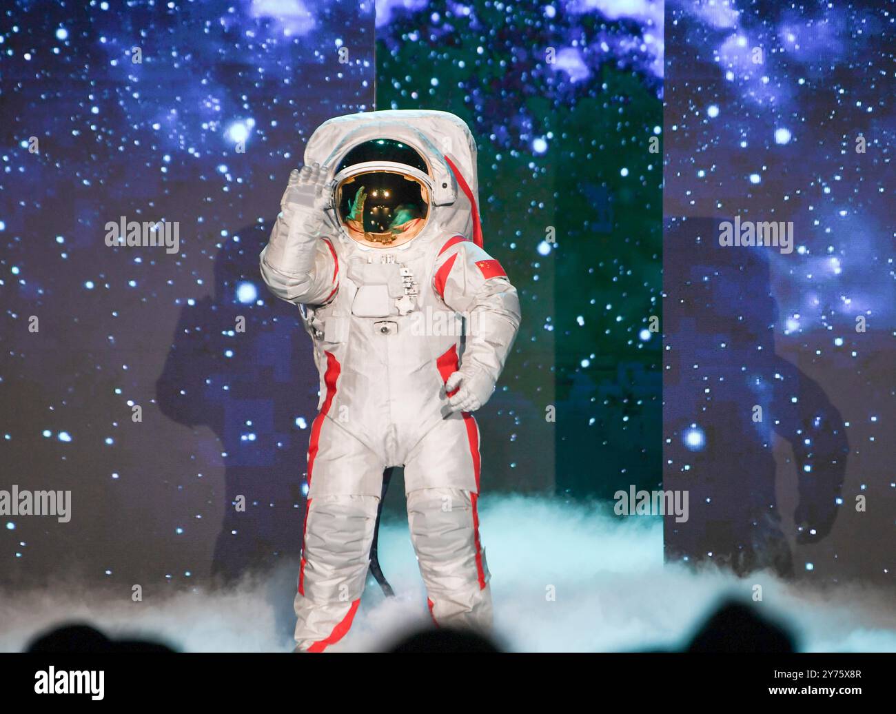 Spacesuit technology hi-res stock photography and images - Alamy