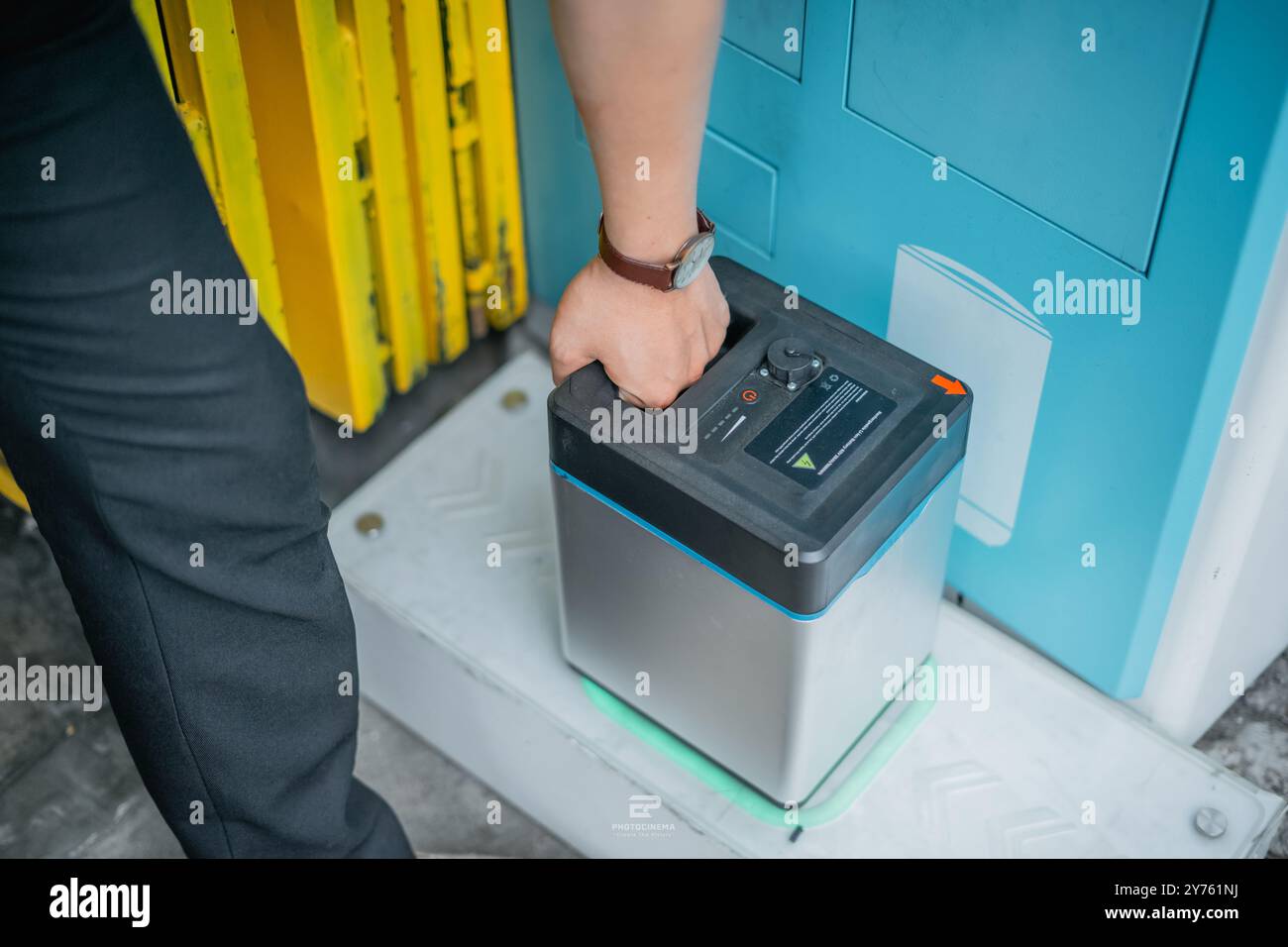 Battery swapping station hi-res stock photography and images - Alamy