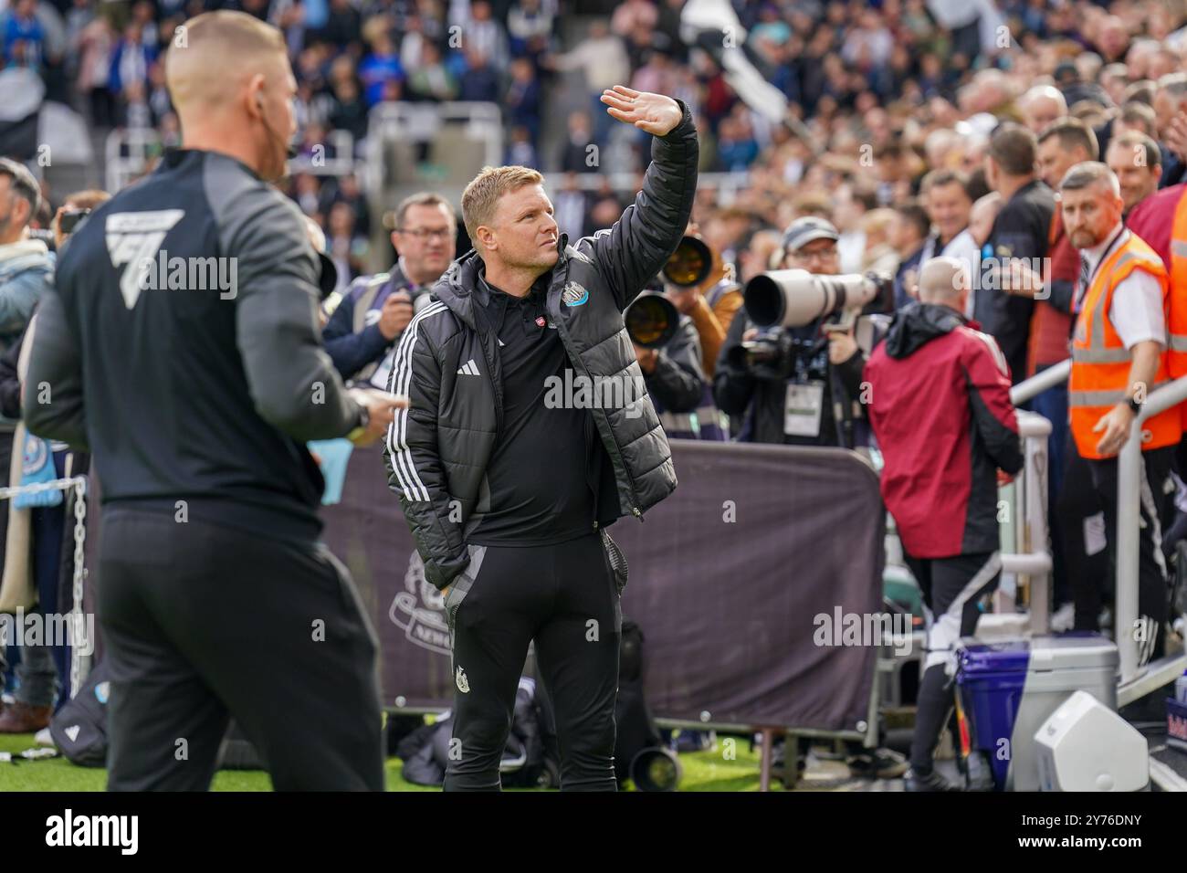 Newcastle United Manager Eddie Howe waves to the stand during the ...