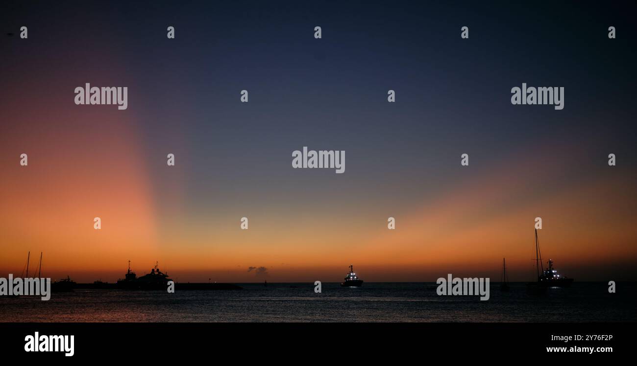 Sunset caribbean sea colombia hi-res stock photography and images - Alamy