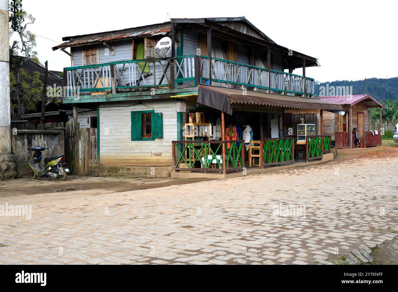 Andasibe, rural municipality. Traditional wood houses. Moramanga ...