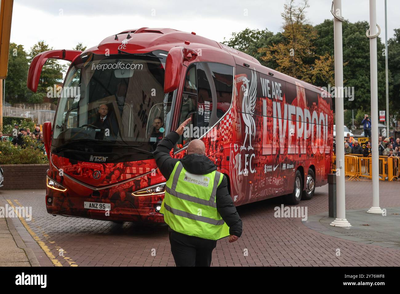 Wolverhampton, UK. 28th Sep, 2024. The Liverpool team bus arrives ...
