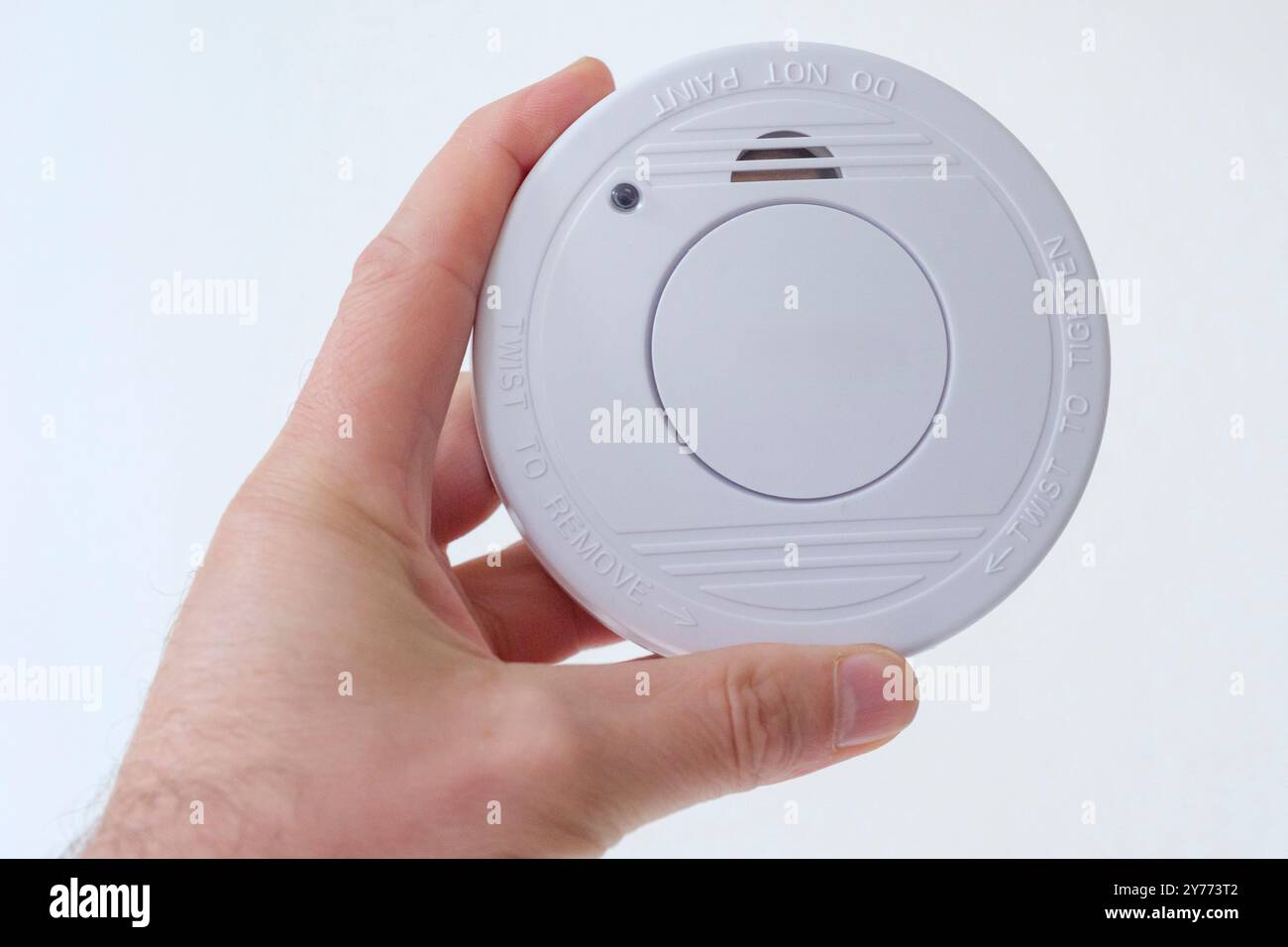 Rauchmelderinstallation hi-res stock photography and images - Alamy