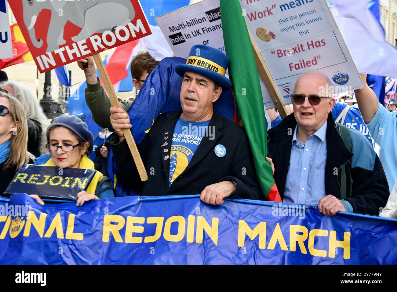 London, UK. Steve Bray, National Rejoin March from Park Lane to ...