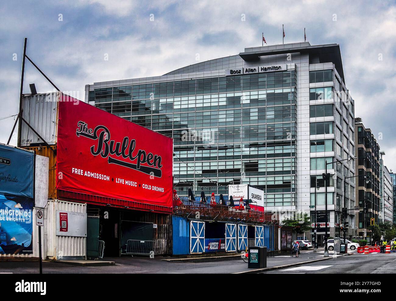 Booz allen hamilton building hi-res stock photography and images - Alamy