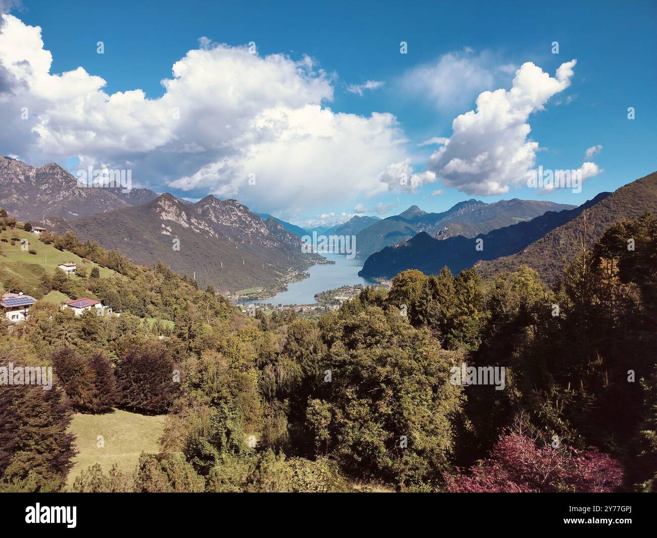 Italy landscape - Lake, mountains and alps Stock Photo - Alamy