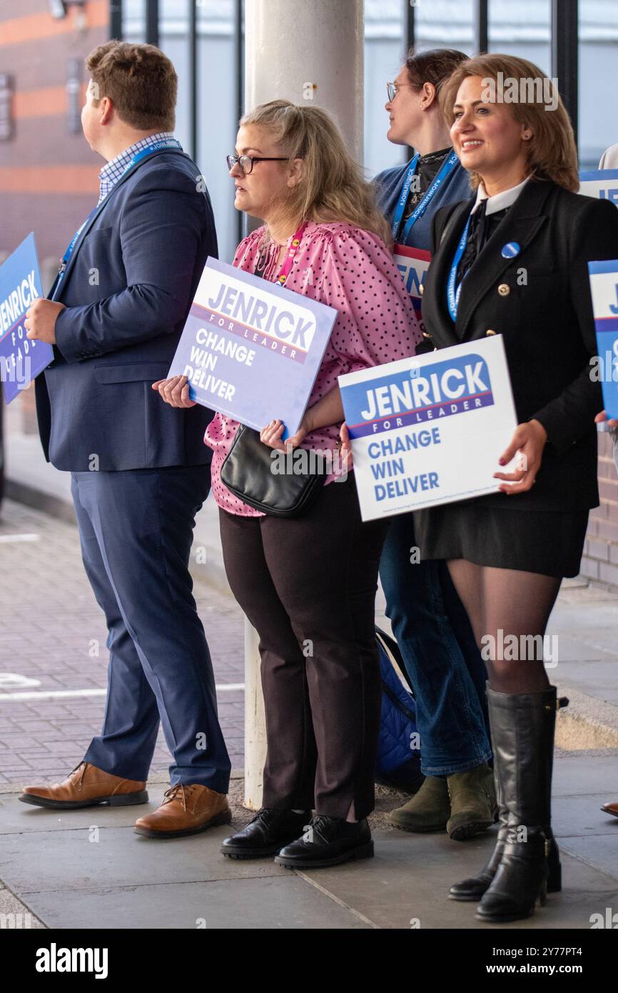 Robert jenrick and wife hi-res stock photography and images - Alamy