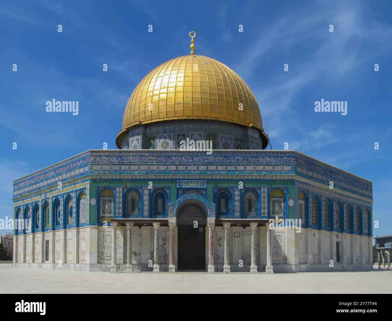 The Mosque of Omar on the Temple Mount in the Old City of Jerusalem ...