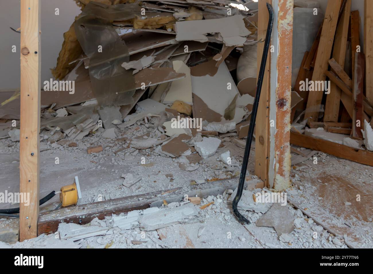 Destruction of property, structures in catastrophe. Destruction of ...