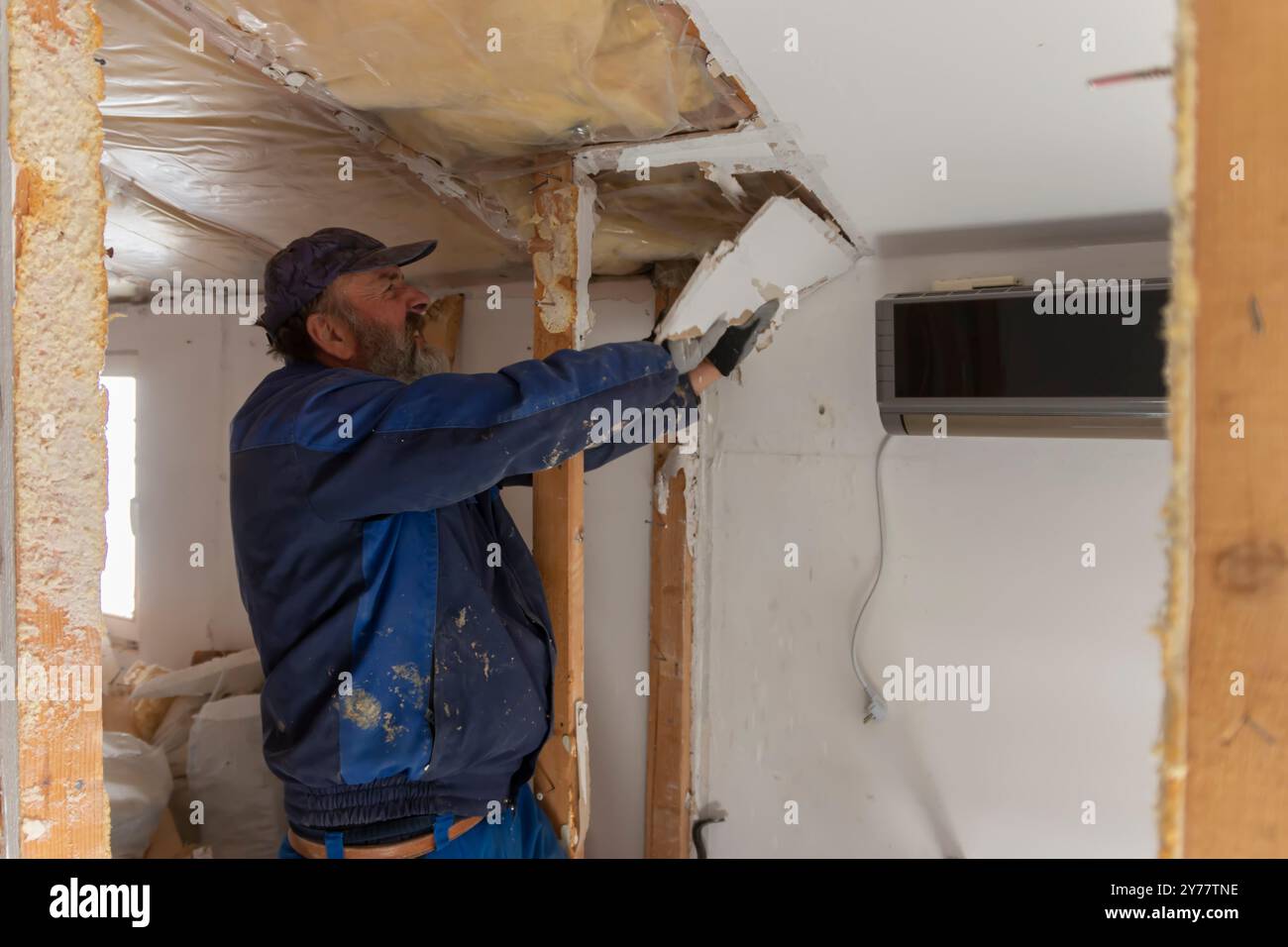 Cartoon crushed building hi-res stock photography and images - Alamy