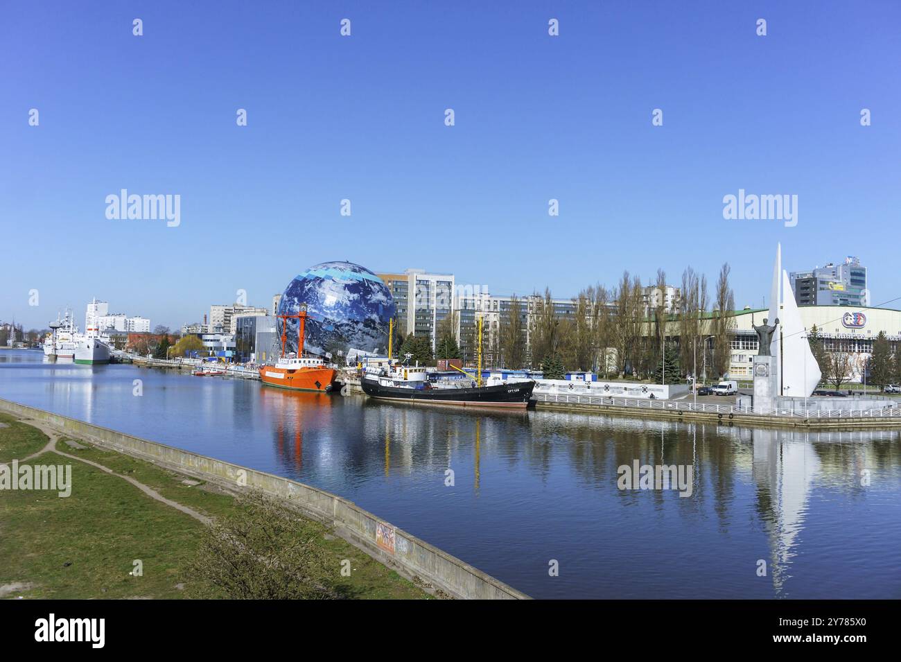 Floating lighthouse hi-res stock photography and images - Alamy