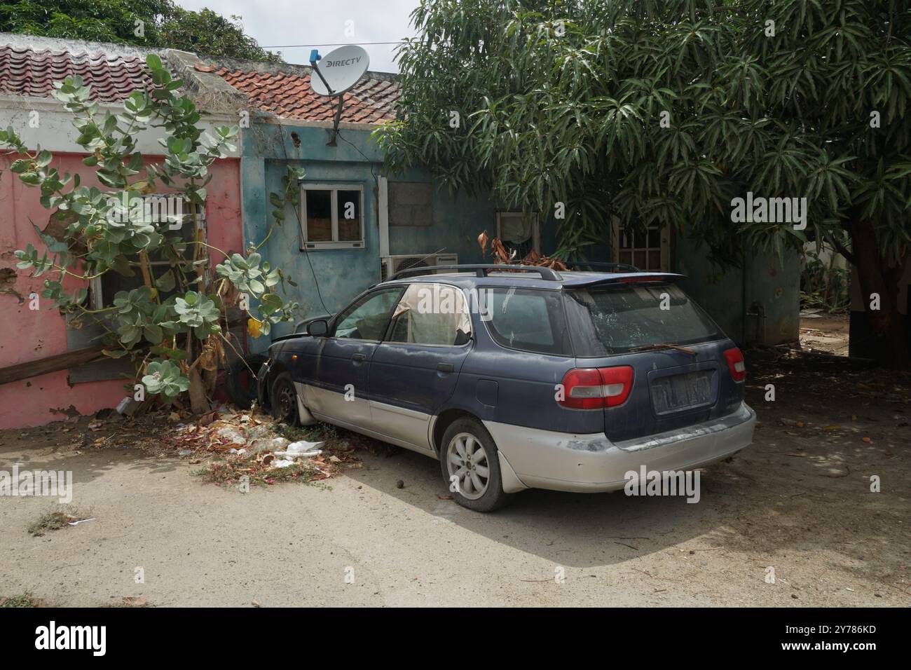 Car downtown aruba hi-res stock photography and images - Alamy