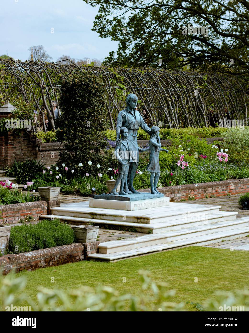 London, England, May 10 2023: Princess Diana Memorial Statue by ...