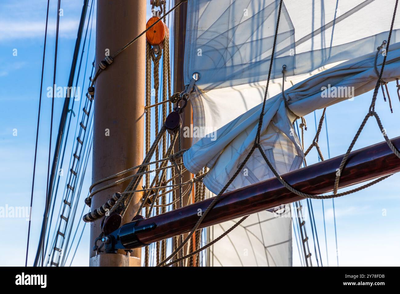 Detail galleon ship mast in hi-res stock photography and images - Alamy