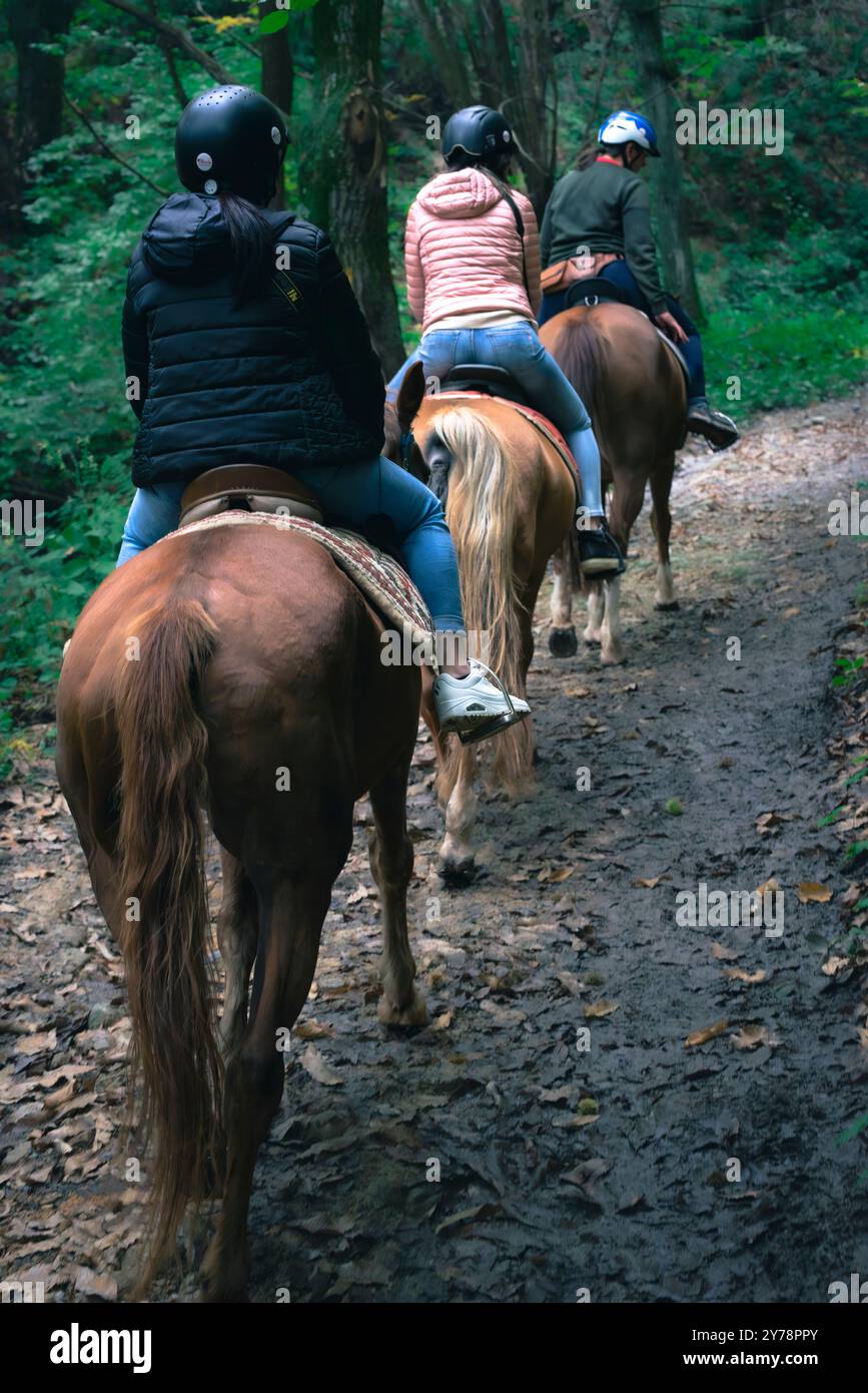 Horseback vacation hi-res stock photography and images - Alamy