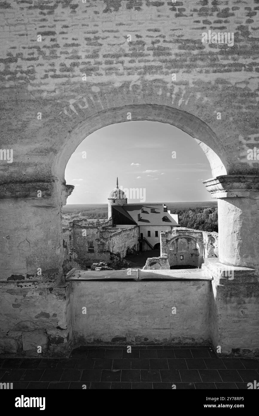 Ancient stone fortress archway Black and White Stock Photos & Images ...