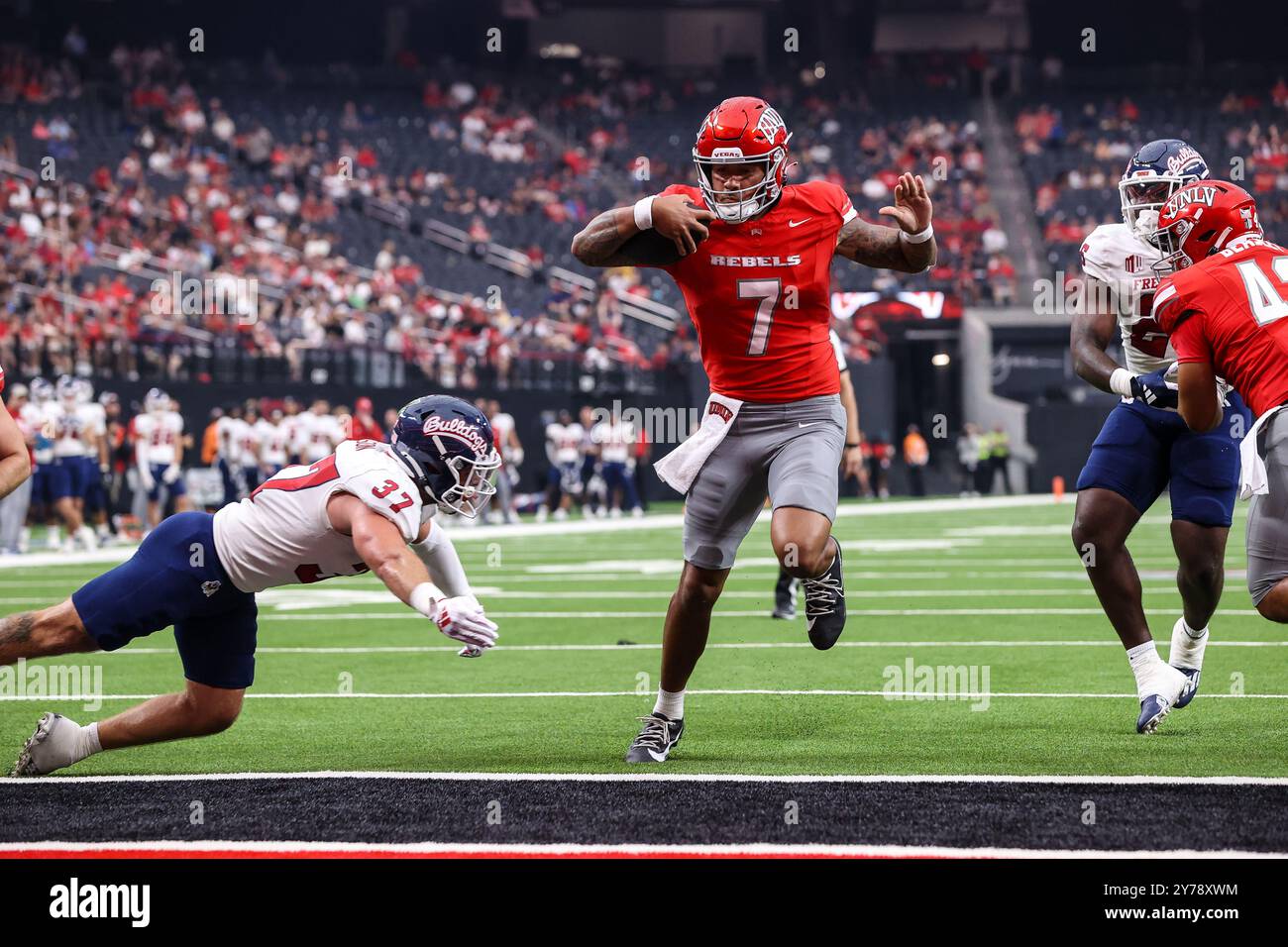 Las Vegas, NV, USA. 28th Sep, 2024. UNLV Rebels quarterback Cameron ...
