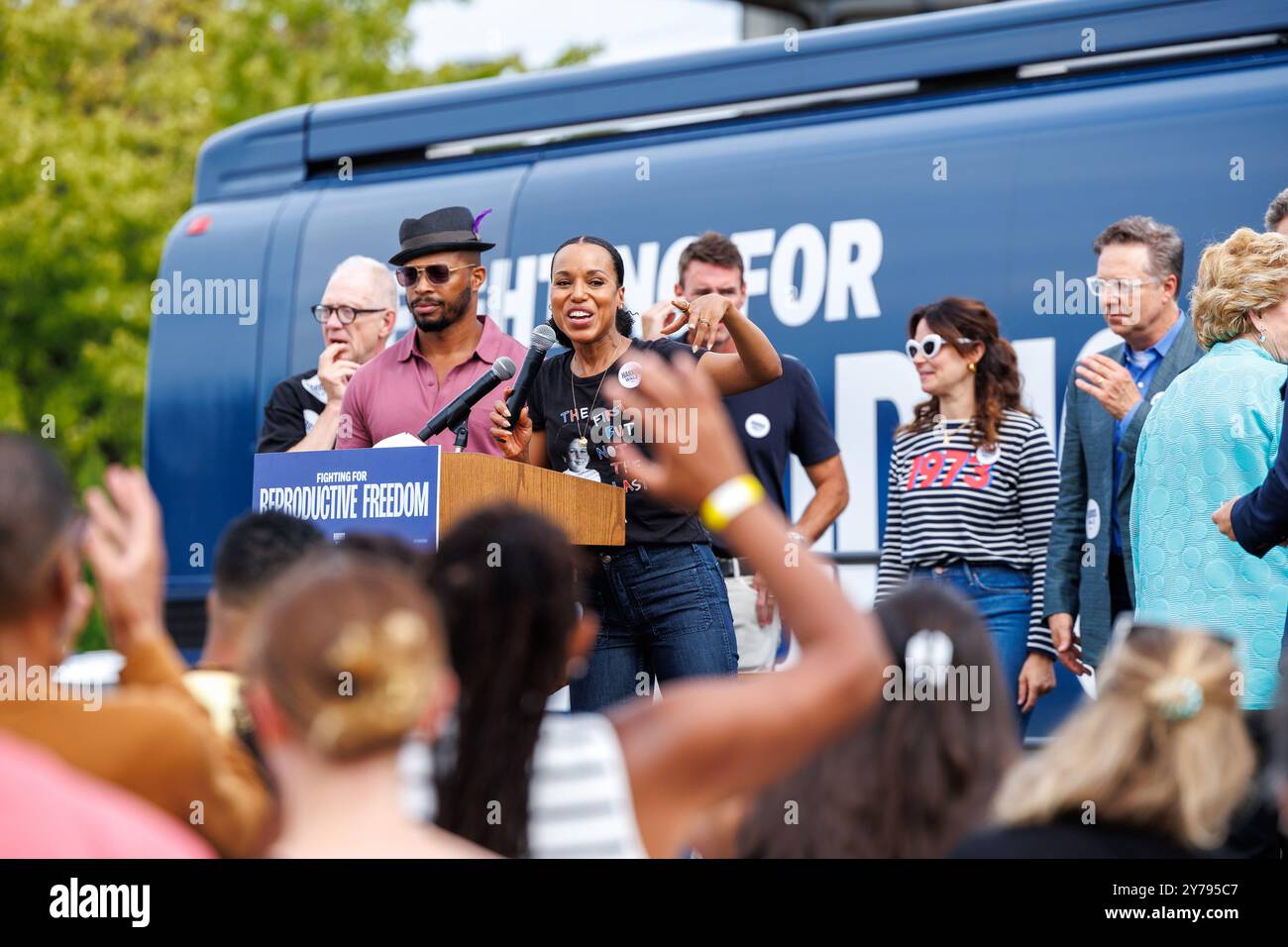 Harris walz reproductive freedom bus hi-res stock photography and ...