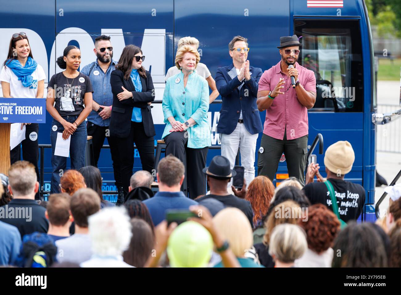 Harris walz reproductive freedom bus hi-res stock photography and ...