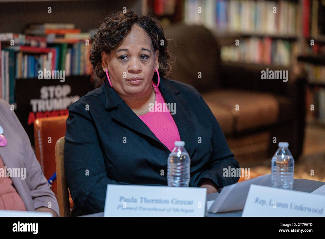 Harris walz reproductive freedom bus hi-res stock photography and ...
