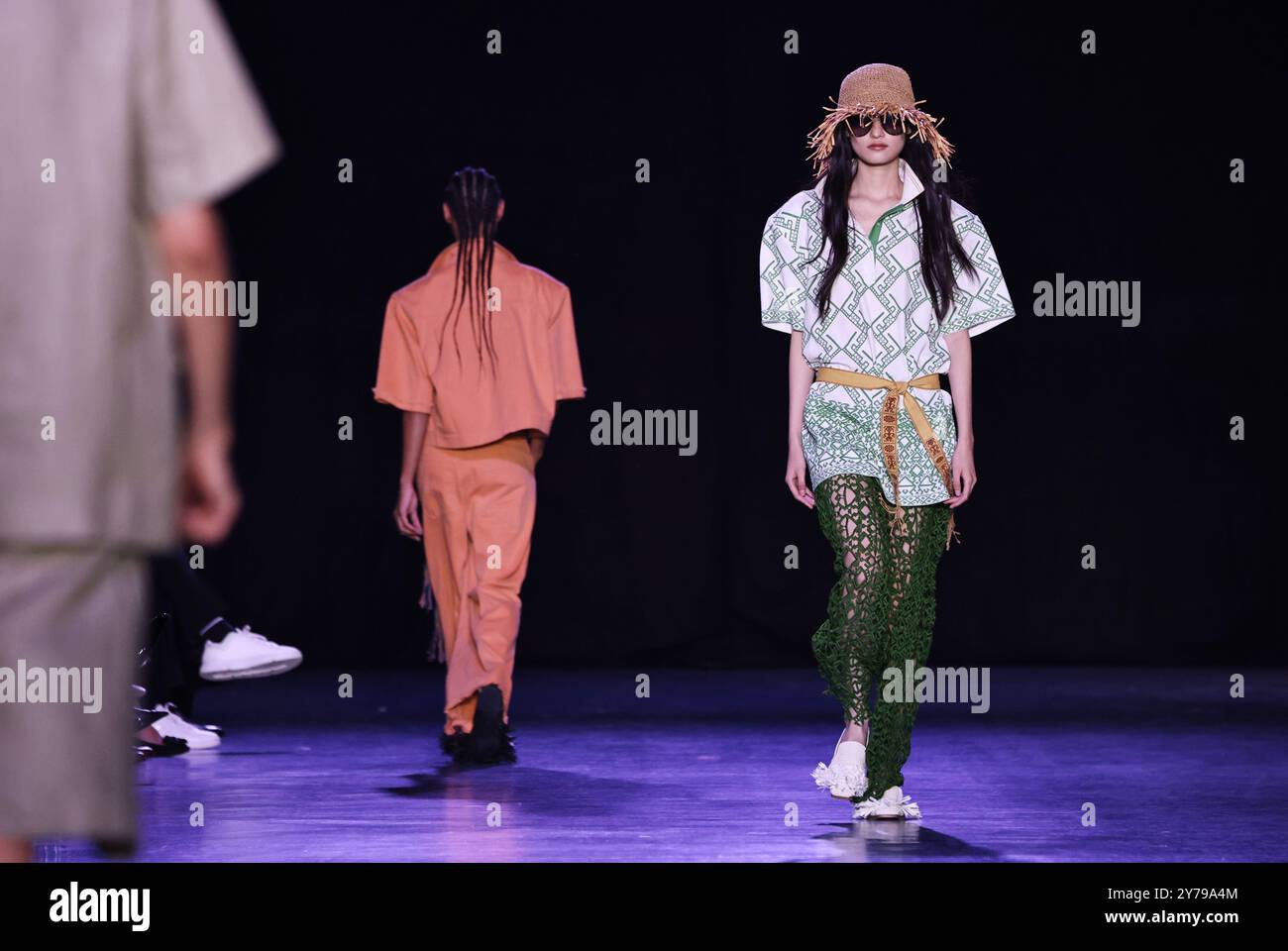 Paris, France. 27th Sep, 2024. Models present creations of the Vivienne ...