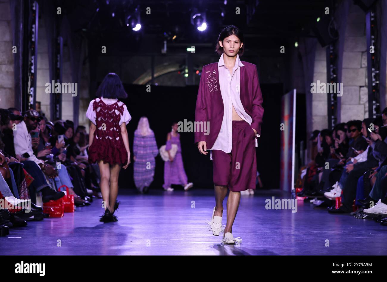 Paris, France. 27th Sep, 2024. Models present creations of the Vivienne ...