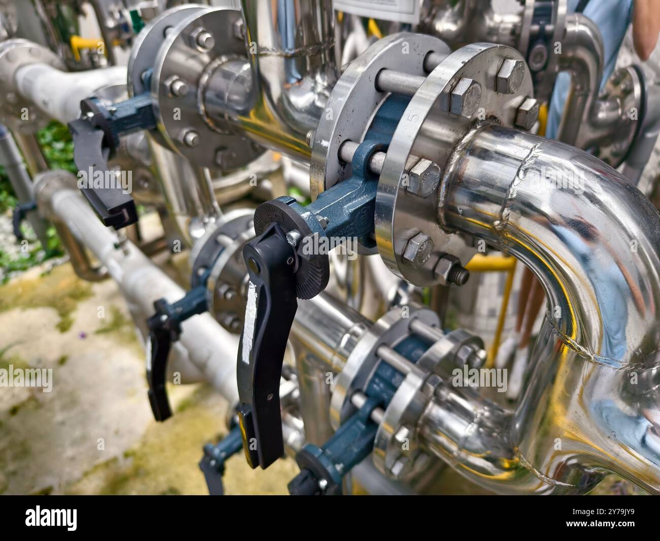 Interconnected tubes hi-res stock photography and images - Alamy
