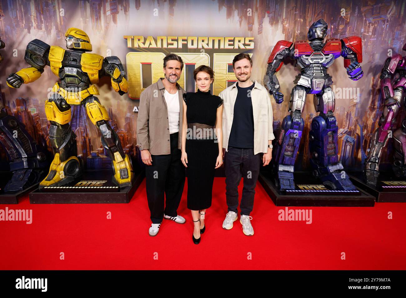 Tom Beck, Emilia Schüle und Phil Laude bei der Premiere des Kinofilms ...