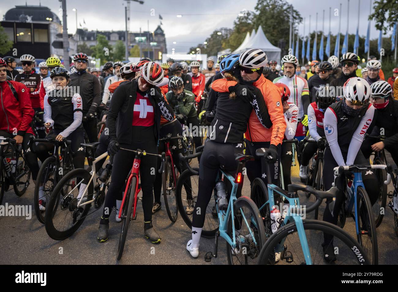 The pack rides a memorial ride to honor Switzerland's Muriel Furrer who ...