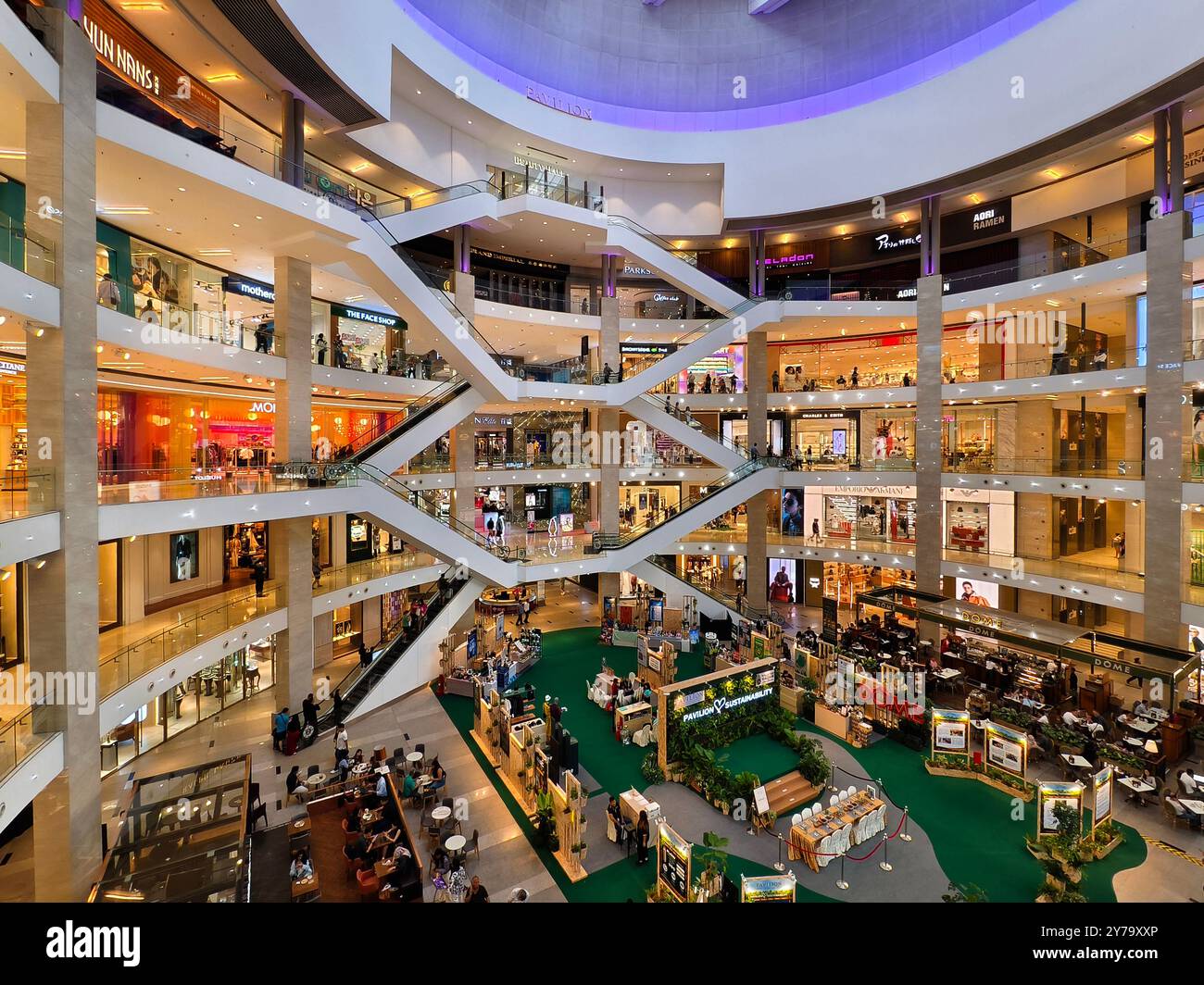 KUALA LUMPUR, MALAYSIA - AUGUST 28, 2024: Aerial view of a large, busy ...