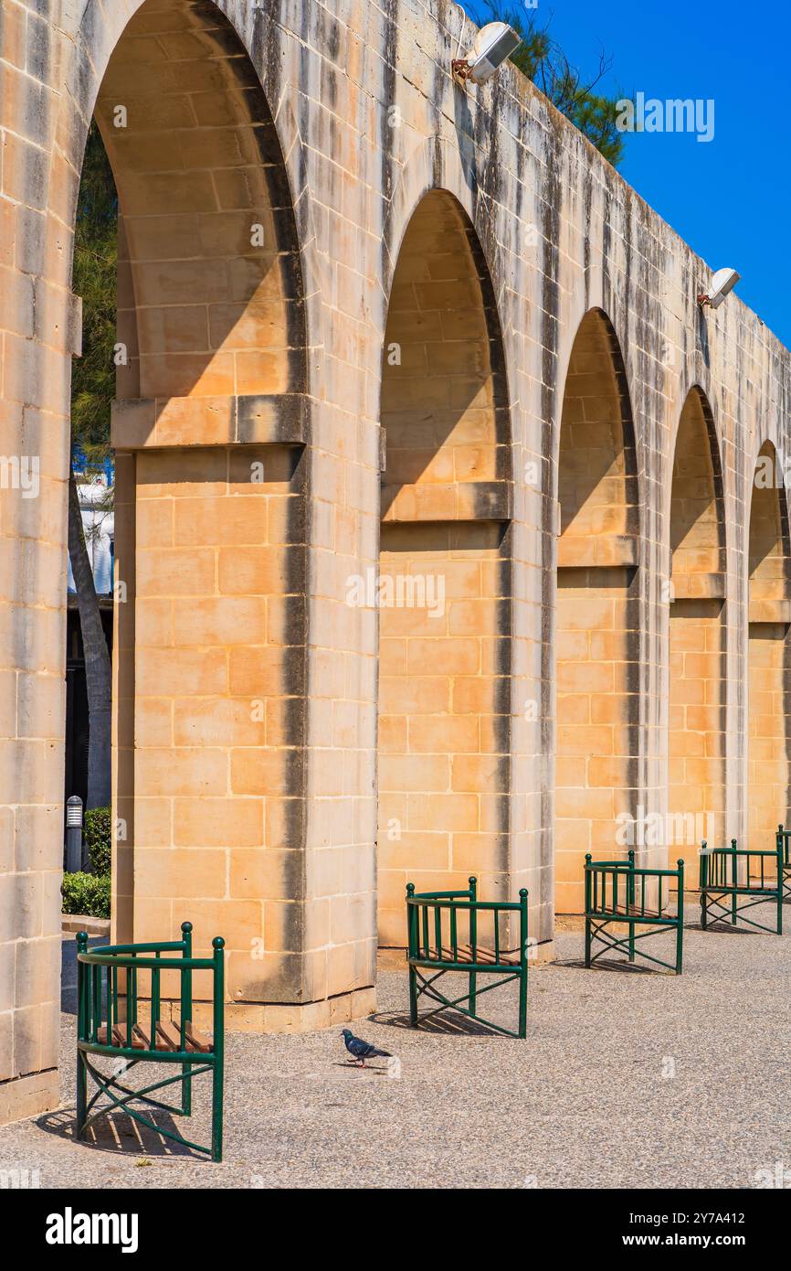 The side terrace of the Upper Barrakka Gardens in Valletta, Malta Stock ...