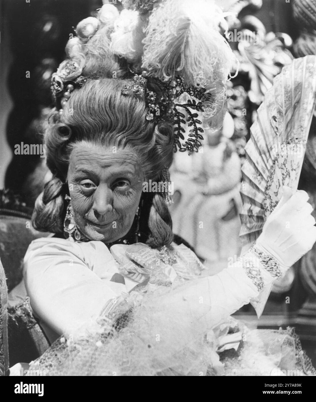 Oliver messel design hi-res stock photography and images - Alamy